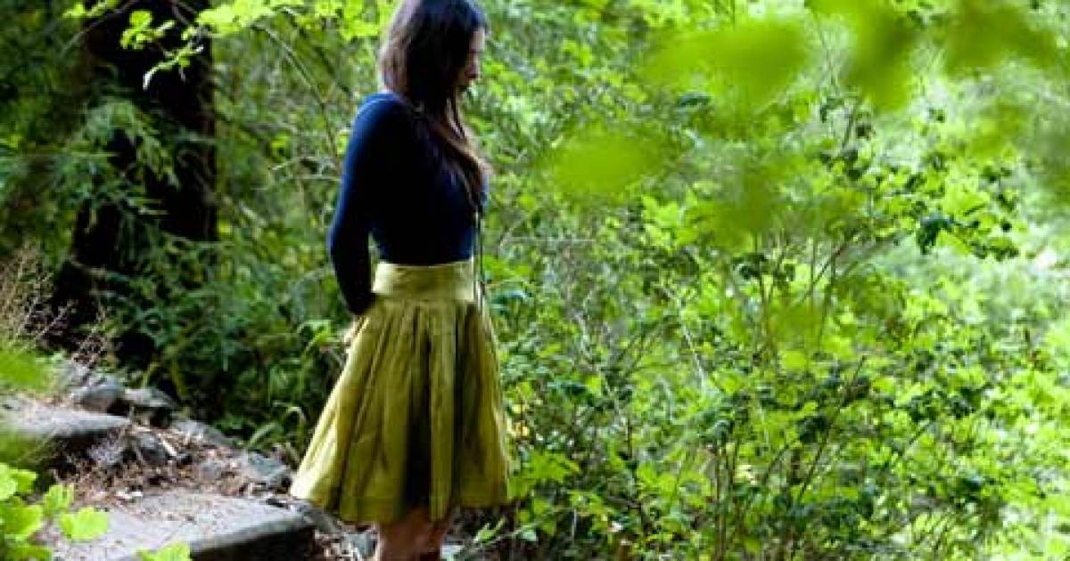 Hope Sandoval Embraces Her Devilish Side - The Santa Barbara Independent