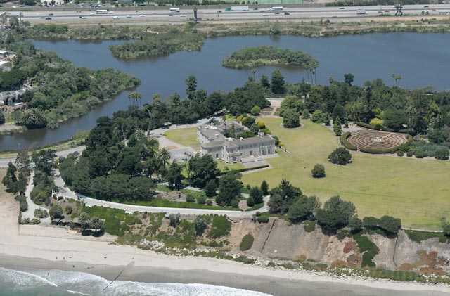 Book Review: Empty Mansions - The Santa Barbara Independent