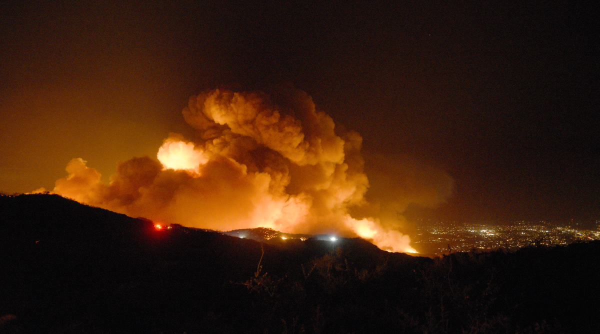 Santa Barbara’s Cave Fire Tuesday Update - The Santa Barbara Independent