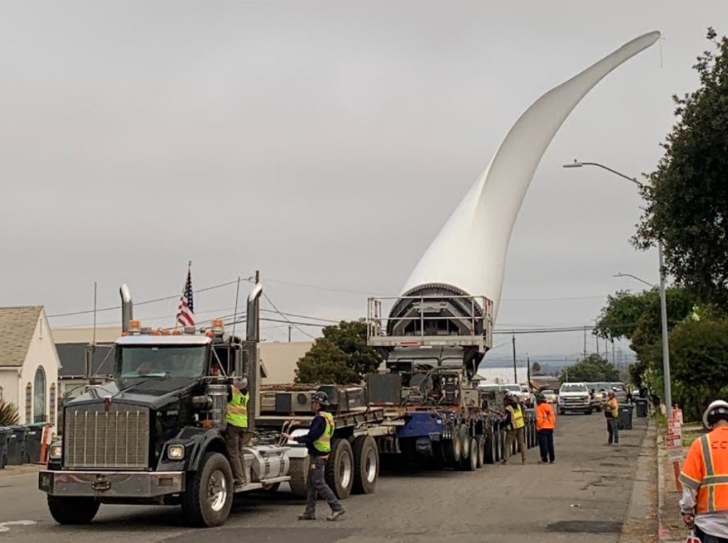Strauss Wind Turbine Blades Truck Slowly Through Lompoc - The Santa ...