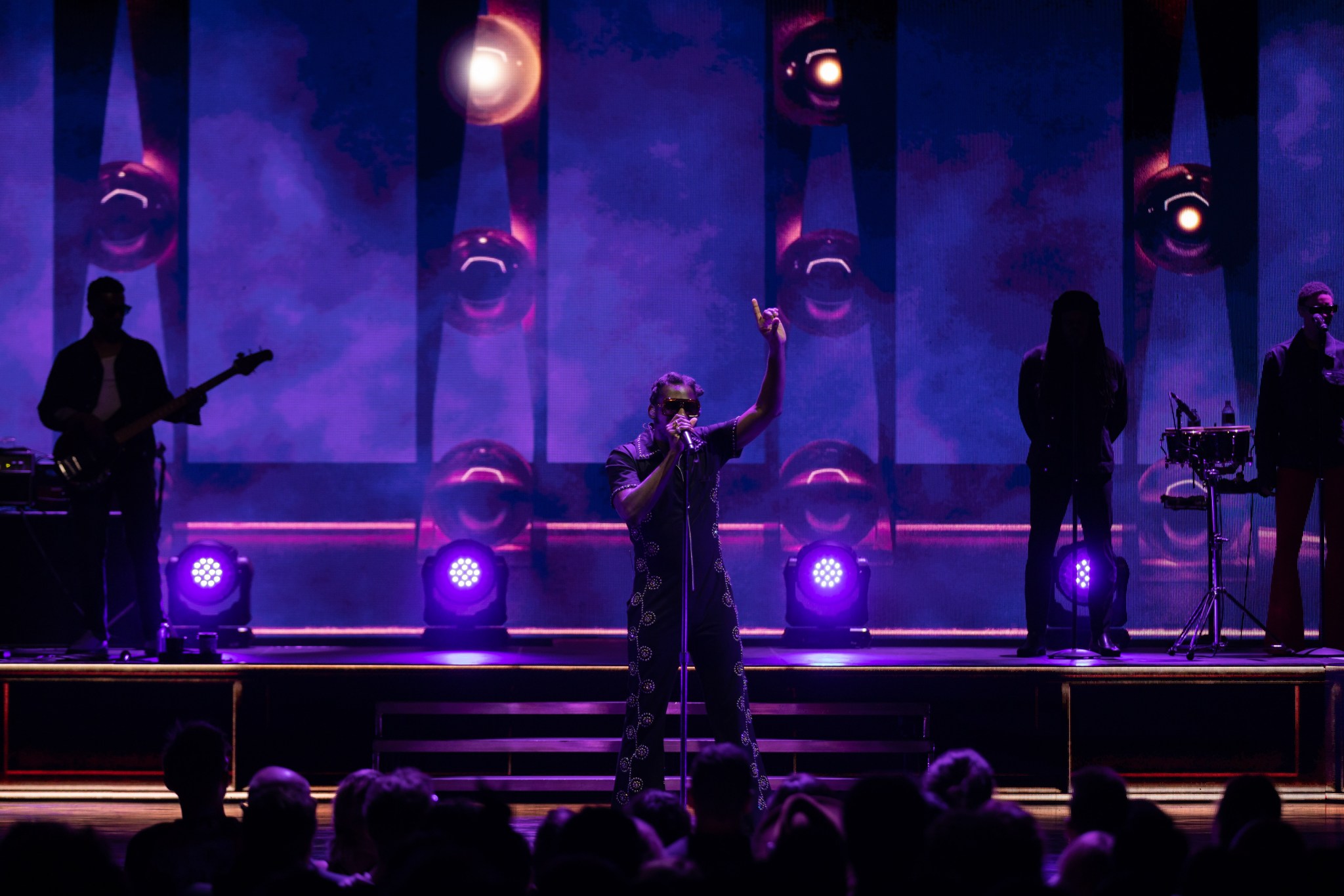 Review | Leon Bridges at the Santa Barbara Bowl - The Santa Barbara ...