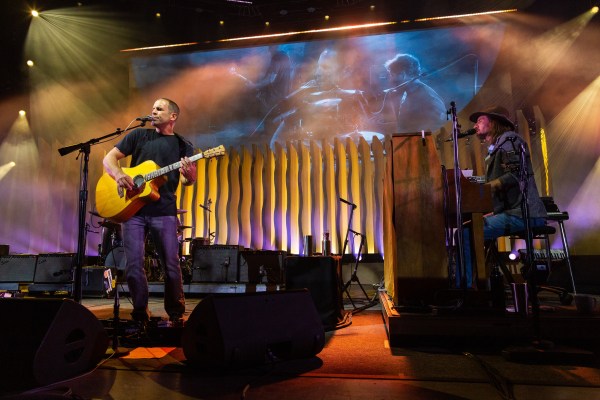 Review | Jack Johnson Shows We’re Still ‘Better Together’ at Santa ...