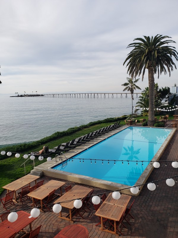 Poolside/Beachside Escape, to the Cliff House Inn in Mussel Shoals ...