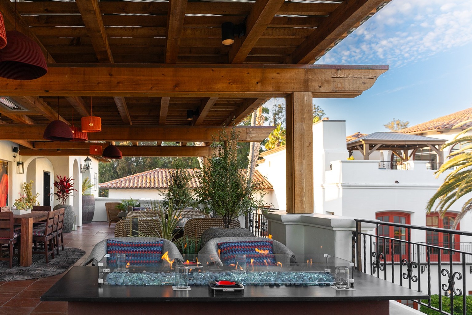 Cigar Connoisseurs Have a New Place to Lounge at The Ritz-Carlton ...