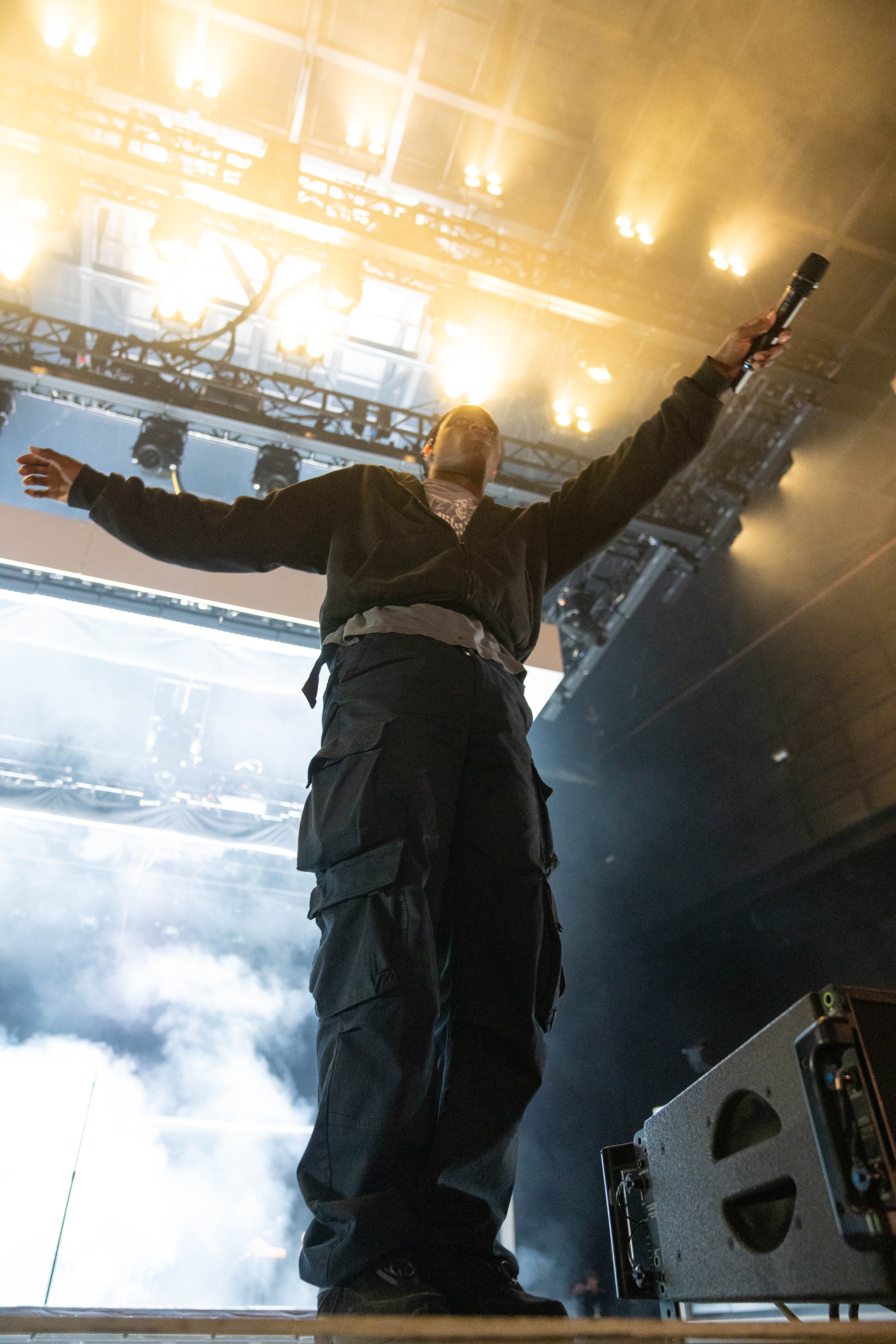 Daniel Caesar Brings Dewy Daydreams to the Santa Barbara Bowl - The ...