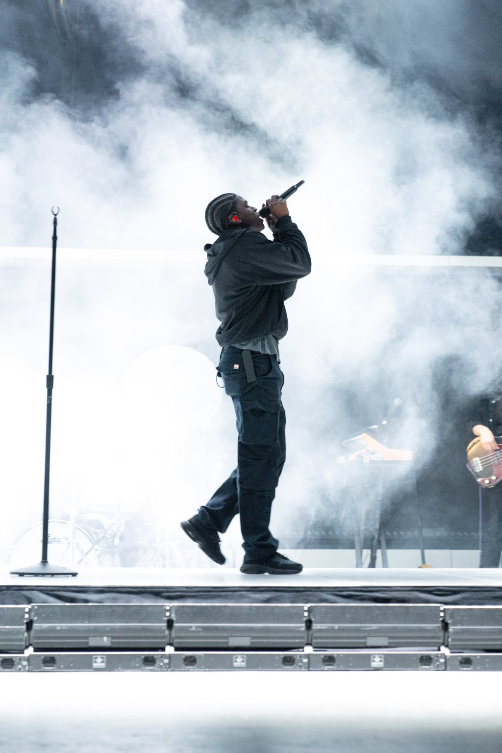 Daniel Caesar Brings Dewy Daydreams to the Santa Barbara Bowl - The ...