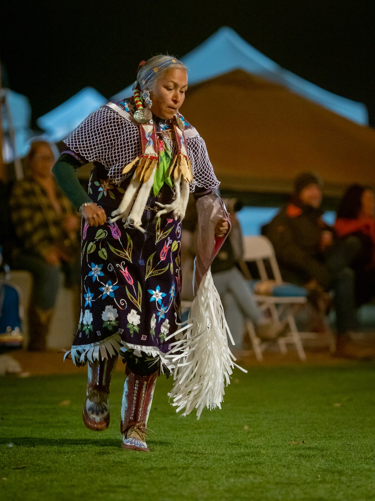 Chumash Intertribal Powwow Draws Performers from Across North America ...