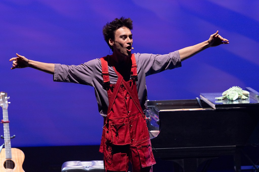 ON the Beat | A Night with the Wizardly Piano Man in Red Overalls - The ...