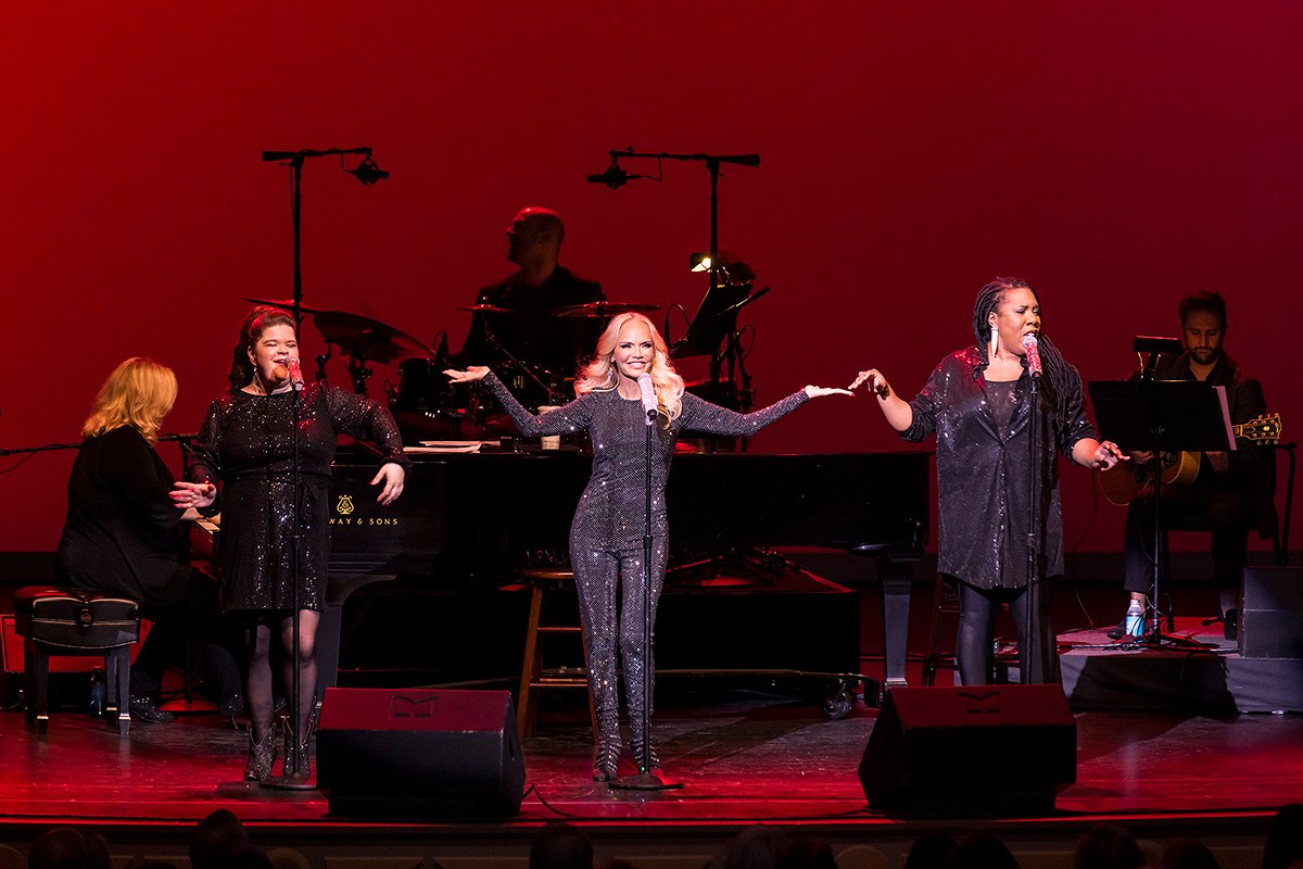 Review | Kristin Chenoweth Razzle Dazzles Santa Barbara with Vocal ...