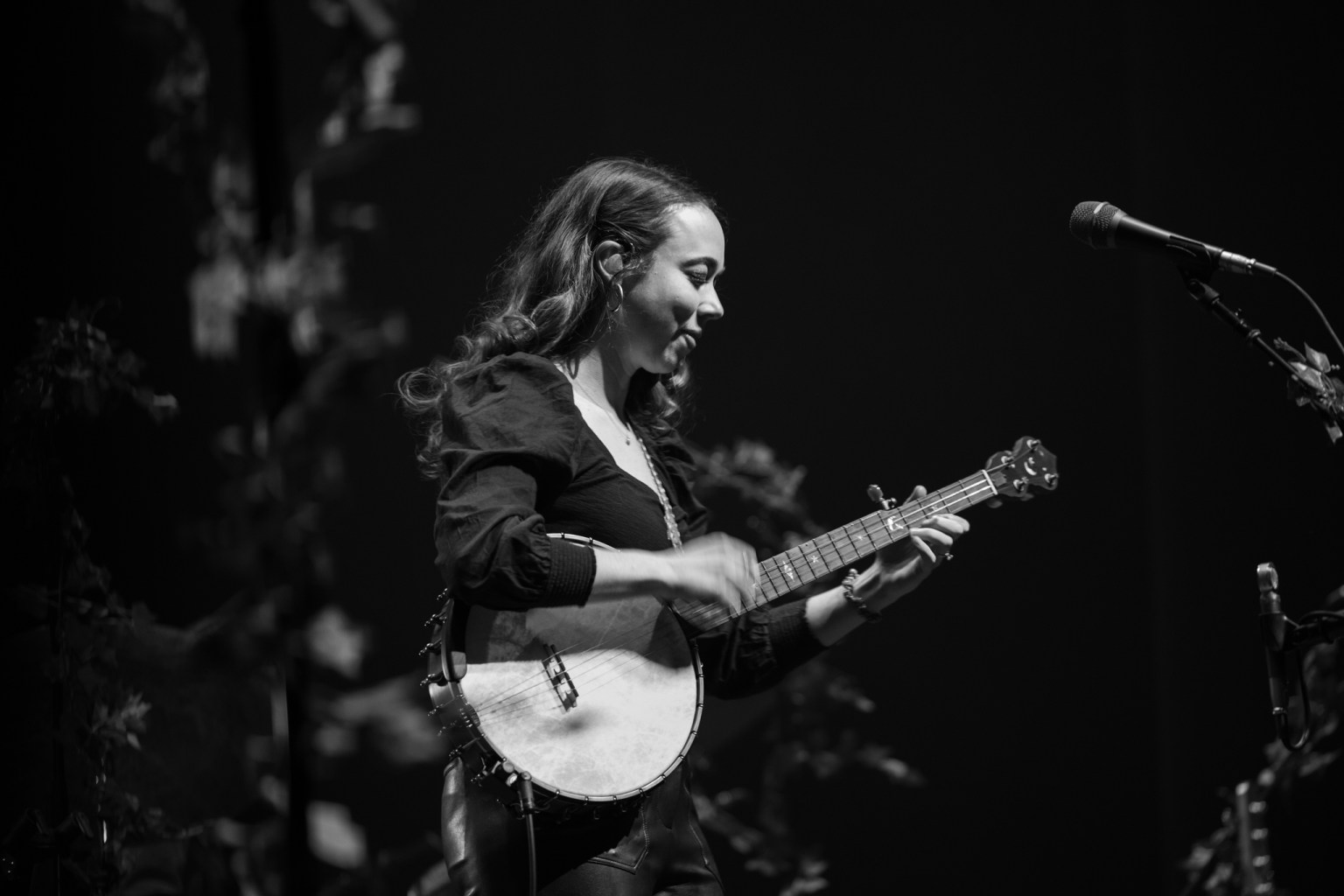 Review | Sarah Jarosz Busts Out of Bluegrass and Broadens Her Reach ...