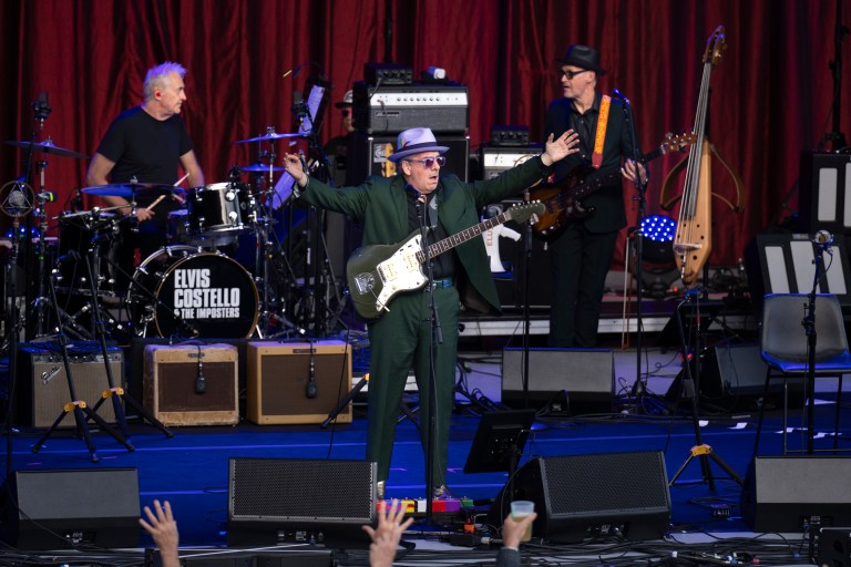 Review | Elvis Costello and Daryl Hall Make Some Musical Dreams Come True - The Santa Barbara ...