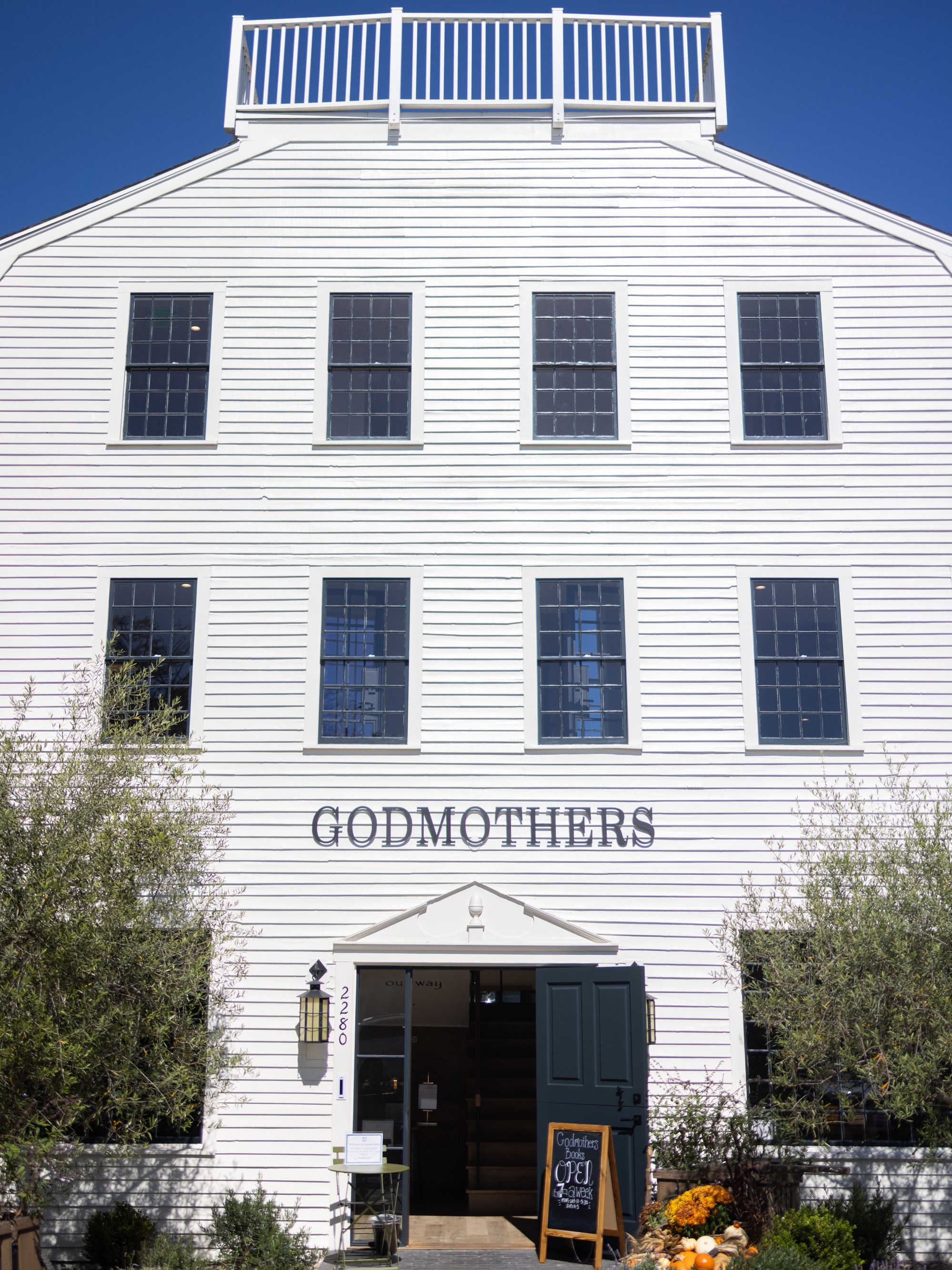 Summerland’s Delicious New Bookstore Dishes Up More than Words - The Santa Barbara Independent