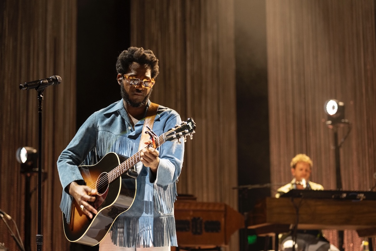 Review | An Entrancing Evening with Leon Bridges at the Santa Barbara ...