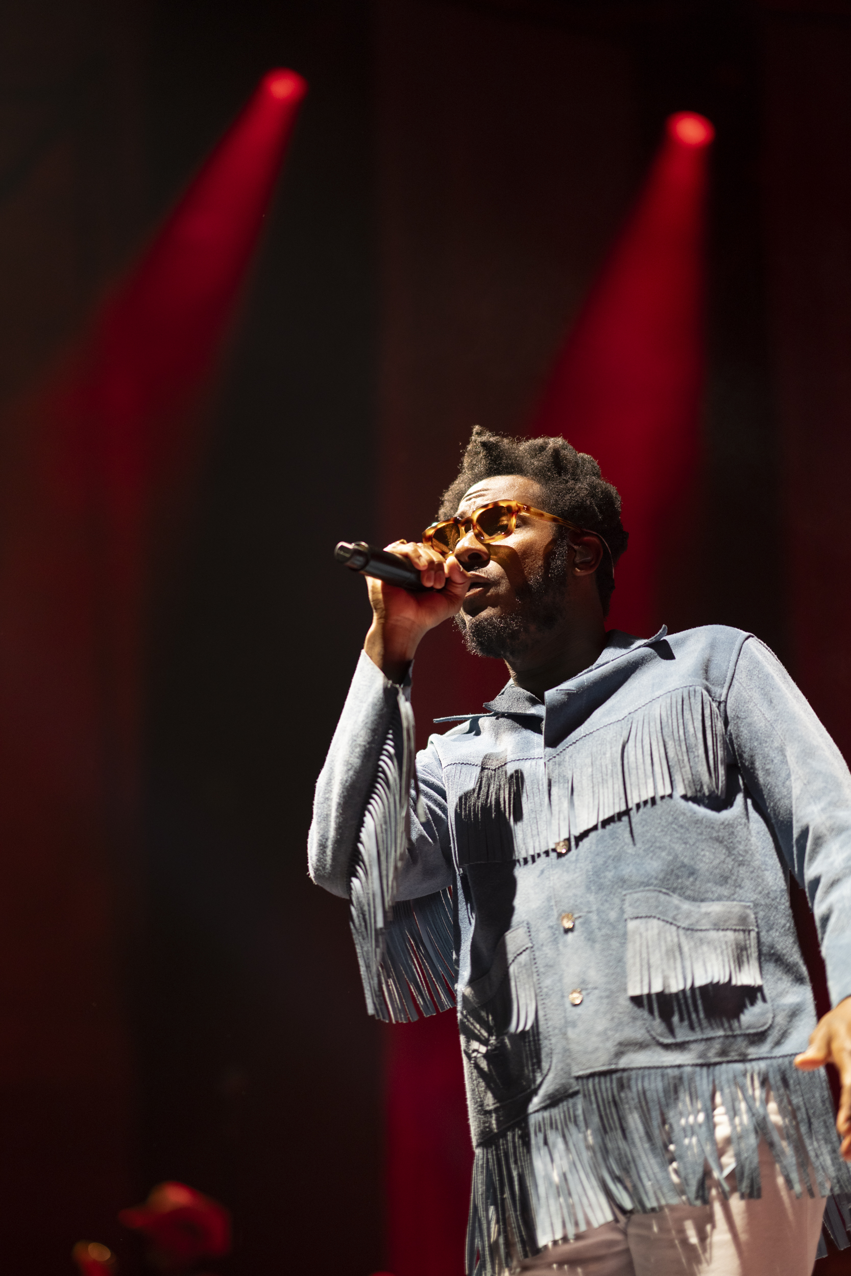 Review | An Entrancing Evening with Leon Bridges at the Santa Barbara ...