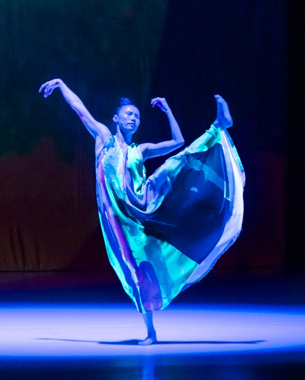 Review | Cloud Gate Dance Theatre of Taiwan, ‘13 Tongues’ - The Santa ...