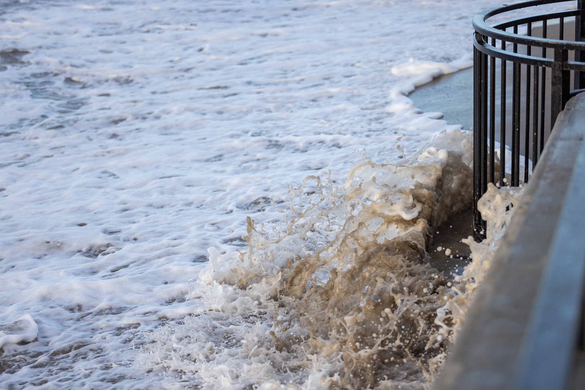 Santa Barbara Sees Sea Levels Rise During King Tide - The Santa Barbara ...