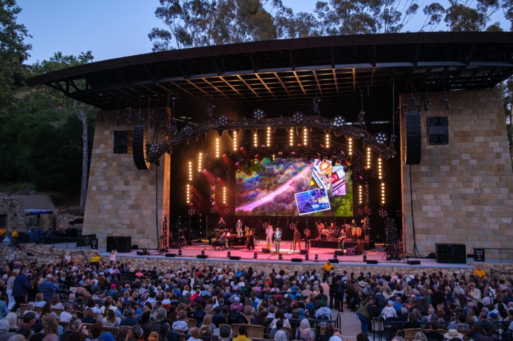 Review | When the World Gets You Down, James Taylor Lifts You Up - The Santa Barbara Independent