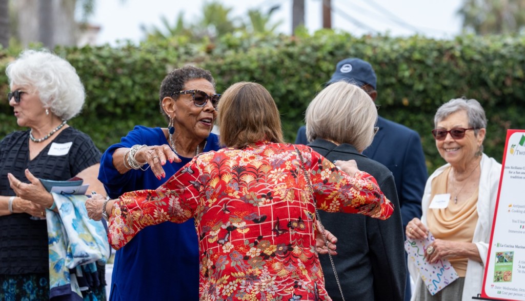 Cory Booker Electrifies Crowd at Democratic Women of Santa Barbara ...