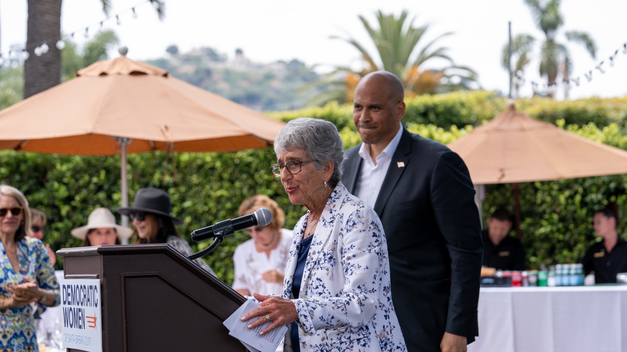 Cory Booker Electrifies Crowd at Democratic Women of Santa Barbara ...