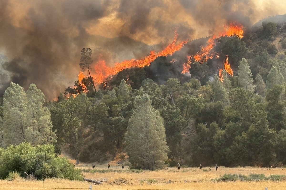 Crews Fight Gifford Fire with Fire and Enter ‘Seek and Smother’ Mode ...