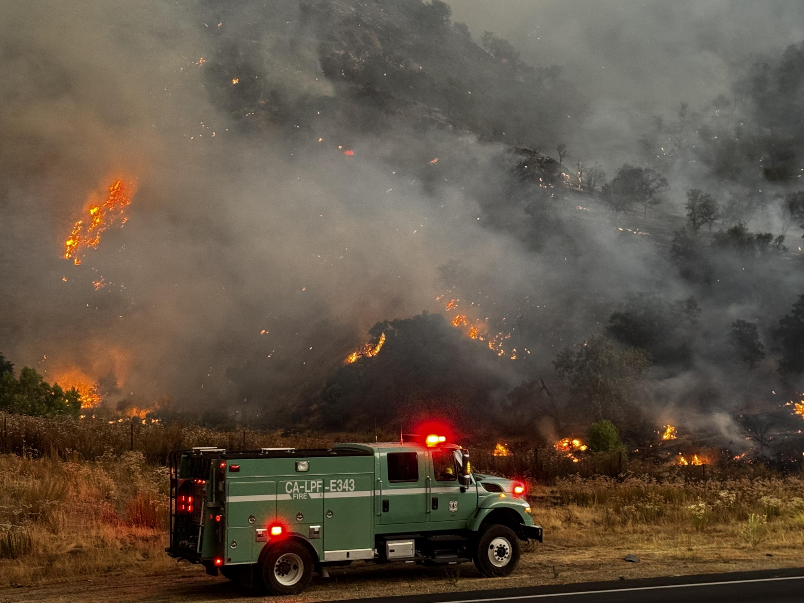 Nearly 500 Structures at Risk as Gifford Fire Grows to More than 65,000 ...