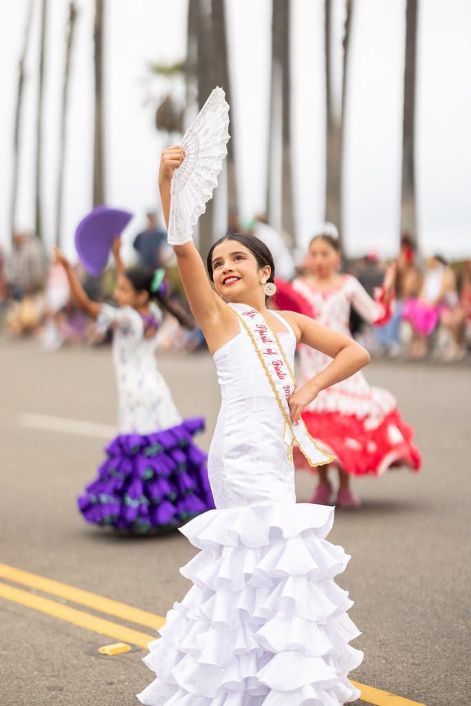 Colorfully Clad Kids Brighten up Overcast Children’s Fiesta Parade ...