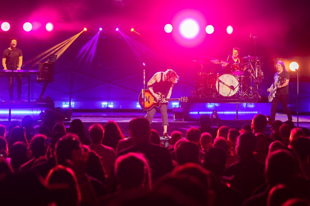 Review | Santa Barbara’s Still Gaga For the Goo Goos - The Santa ...